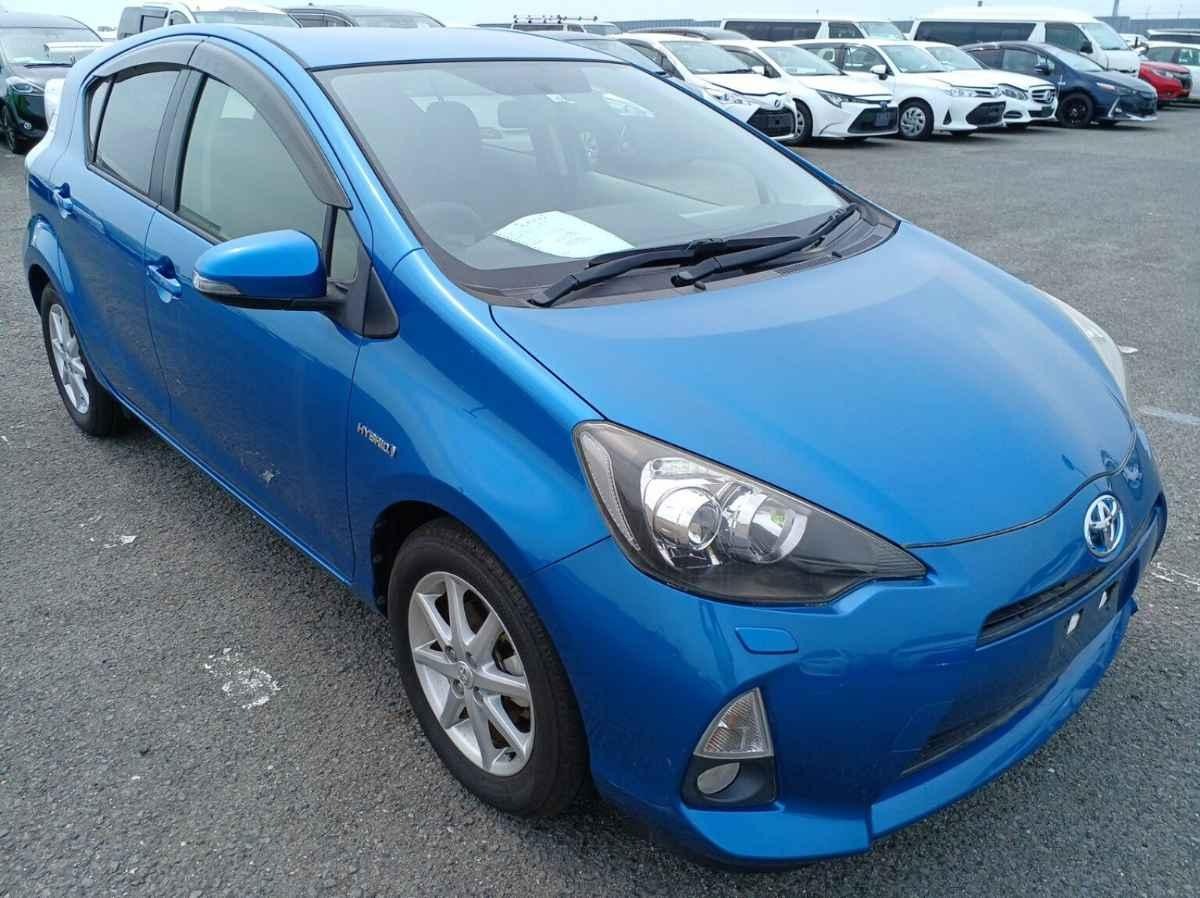 2012 Toyota Aqua | Auto World Group